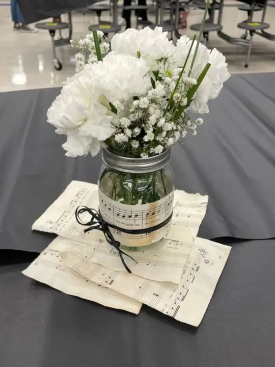 37 DIY Easter Centerpieces for Church (Easy, Affordable & Absolutely ...